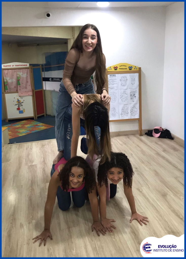Formação de Pirâmides Humanas – Blog
